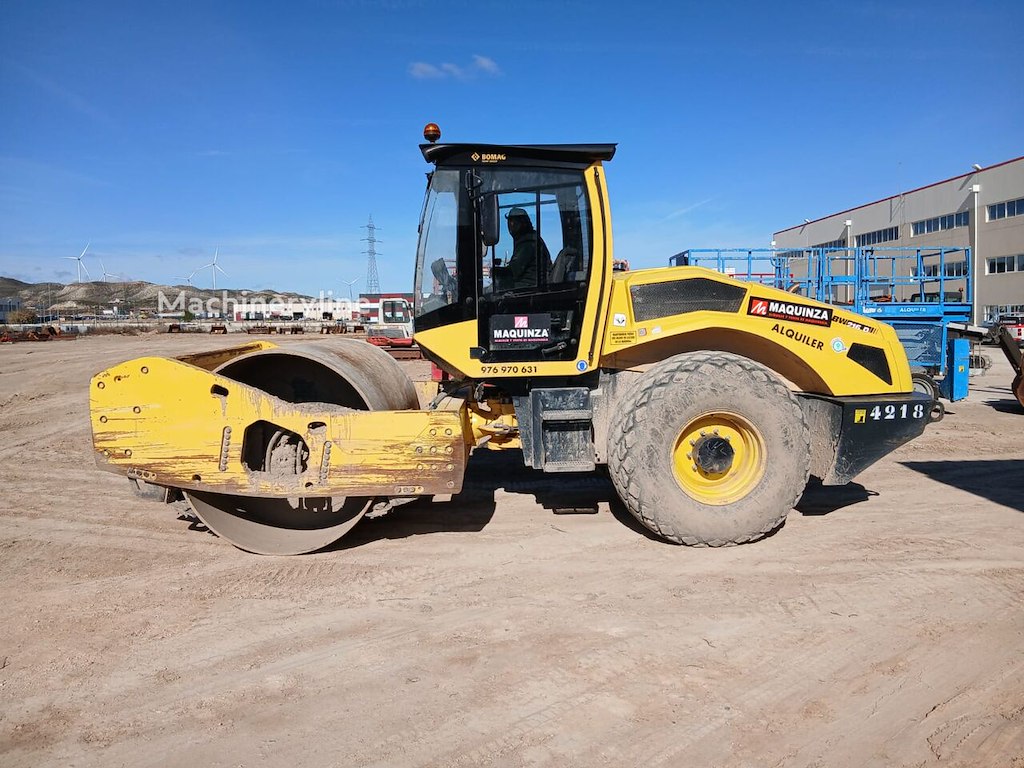 BOMAG BW216D5 kompaktor s jednim valjkom