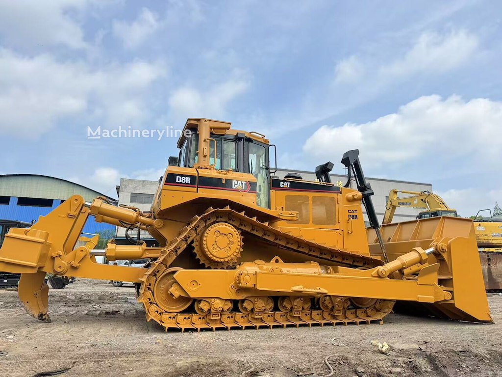 Caterpillar D8R buldožer