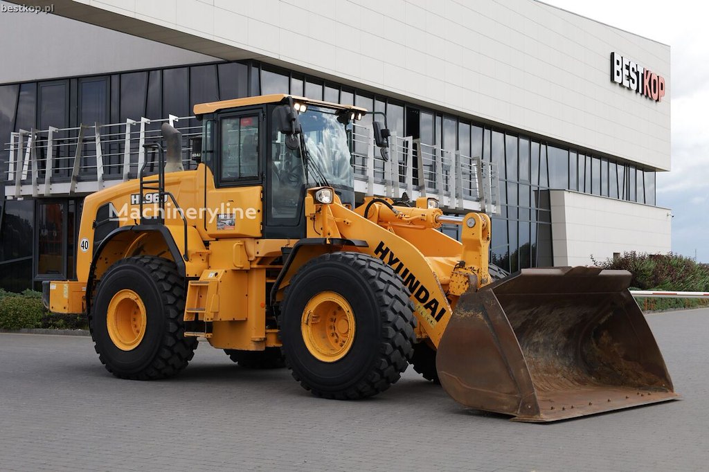 Hyundai HL960 prednji utovarivač