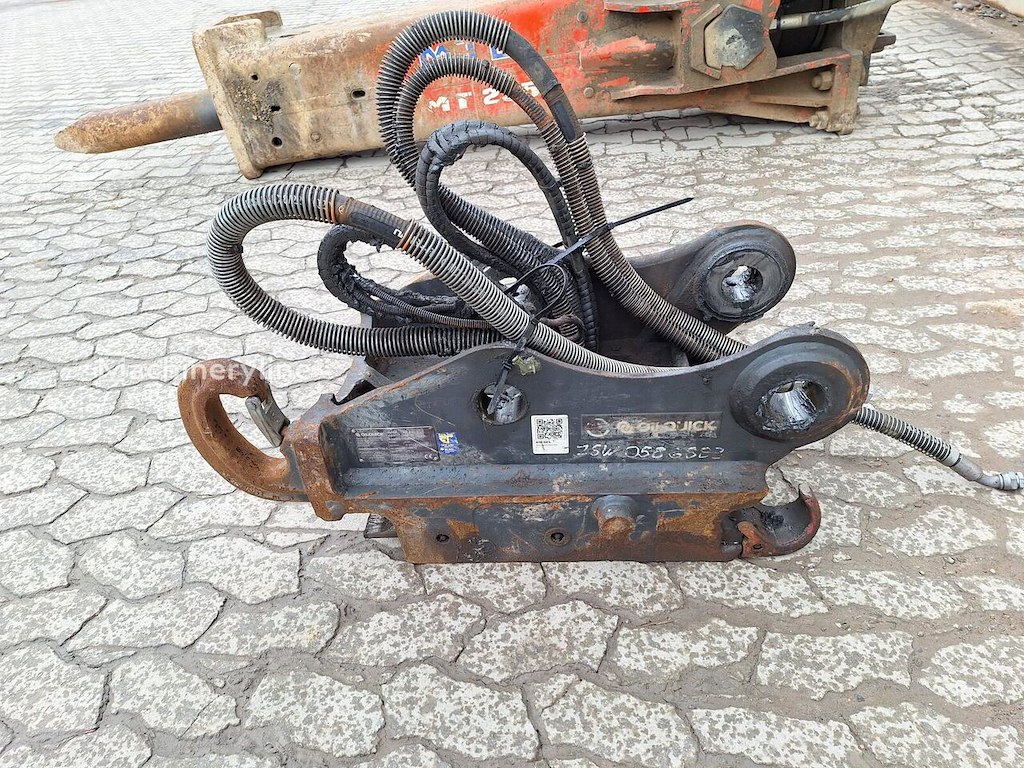 OilQuick OQ65 brza spojnica za Hitachi ZX130 bagera