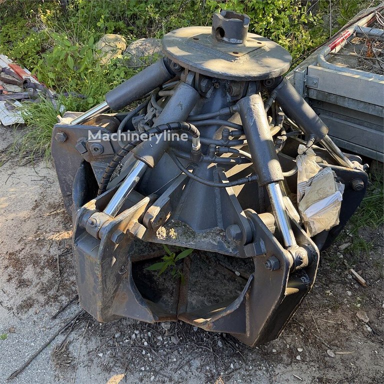 Prodaje se Hema P400-6 grajfer na aukciji