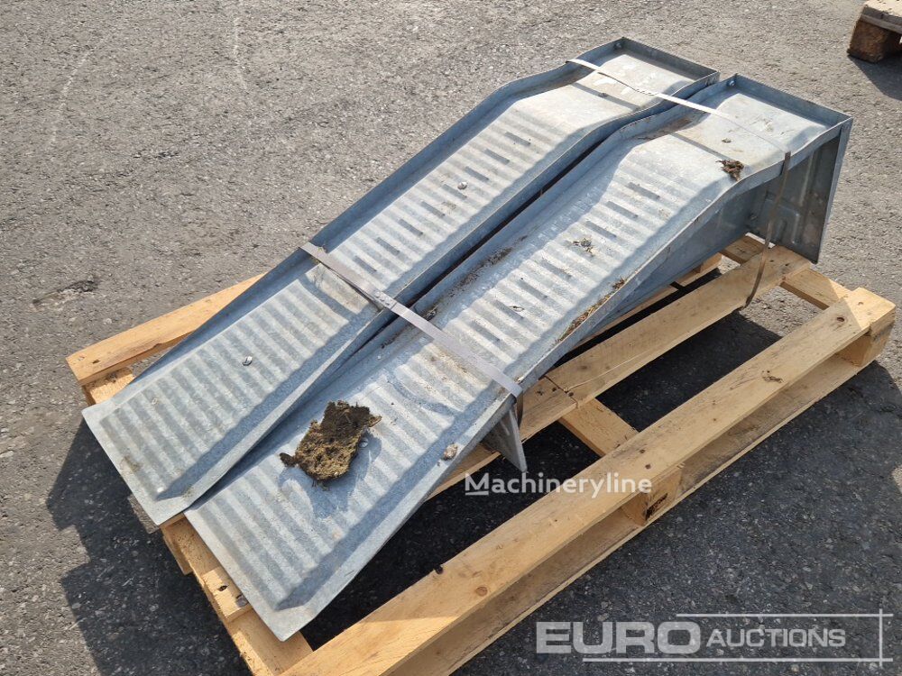 Prodaje se Heinemann Loading Ramps kašiku za prednje utovarivač na aukciji