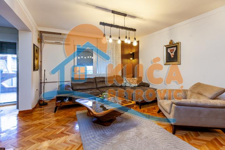 Na prodaju kuća 244m2