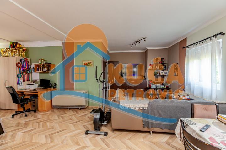 Kuća Podvinik 100m2, 5ari plac.
