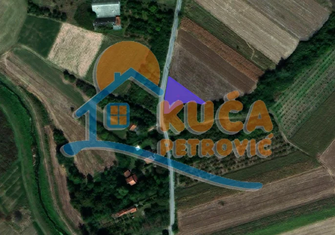 Lep  plac za gradnju, 755m2, na putu Mezgraja-Donja Toponica