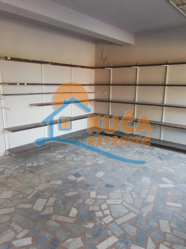Kuća sa lokalima u Grejaču kod Aleksinca, 126 m2, na 11 ari placa