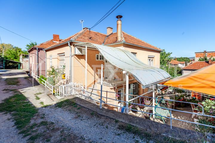 Kuća na Paliluli, Apelovac, 188m2, plac 3a