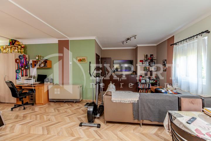 Kuća Podvinik 100m2, 5ari plac.