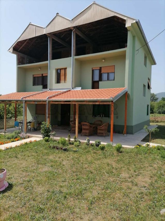 Na prodaju kuća 266m2, Donji Barbeš