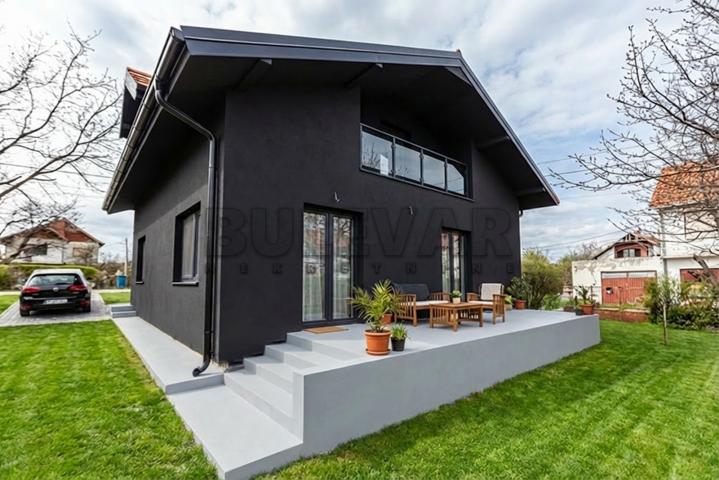 Kuća  u  izgradnji,  "ključ  u  ruke", 160 m2, plac   374 m2, Mramorsko Brdo