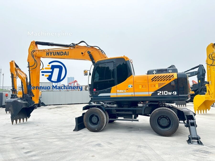 Hyundai R210 bager točkaš