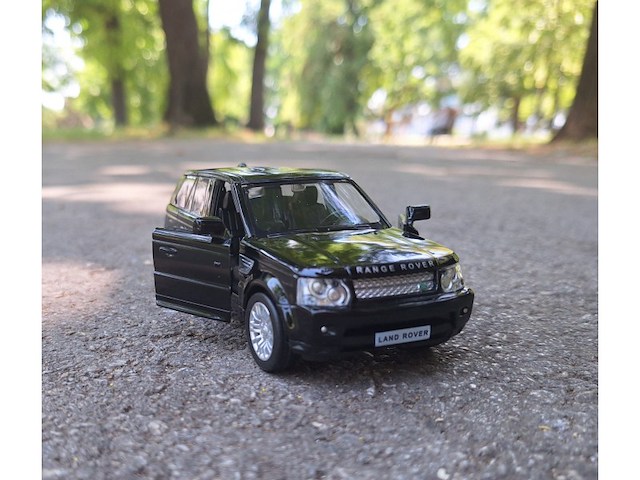 LAND ROVER RANGE ROVER metalni auto 1:36