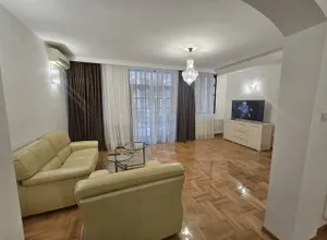 Izdavanje Stan - Beograd, Savski Venac: Dedinje