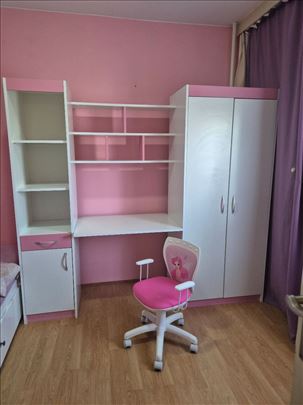 Orman za dečiju sobu+radni sto+stolica