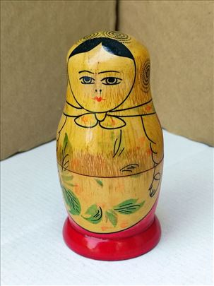 Babuska drveni suvenir