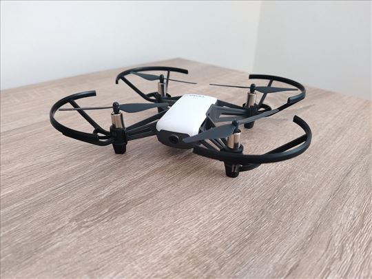 Dron DJI Tello (COMBO PACK)
