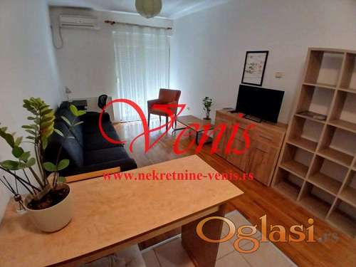 GRBAVICA ul. Trg Komenskog 27 m2 – 300 Evra ID#2799