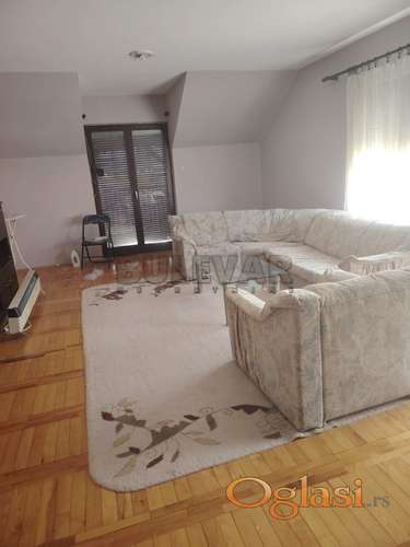 Izdaje se odličan duplex stan, kod Crvenog Pevca, 150m2