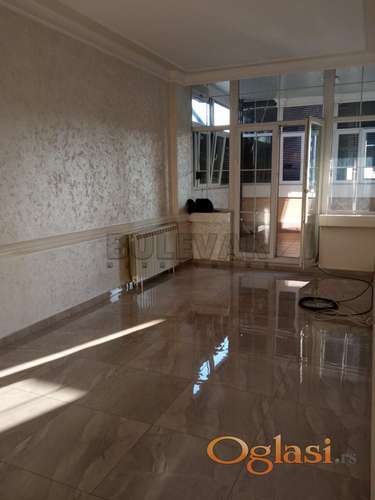 Izdavanje - Petosoban stan, Kragujevac, centar, površina 155 m2