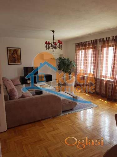 Izdaje se prelep sprat kuće na Panteleju, 115m2!