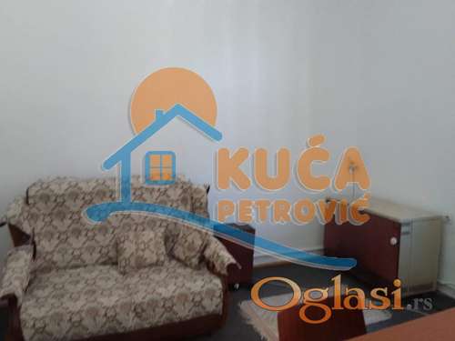 Izdaje se odlična kuća u strogom centru grada kao poslovni prostor, 100m2
