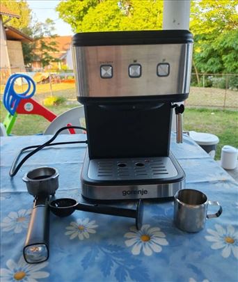 Espresso aparat Gorenje ESCM 12MBK