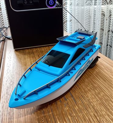 Novo: RC gliser na daljinsko upravljanje