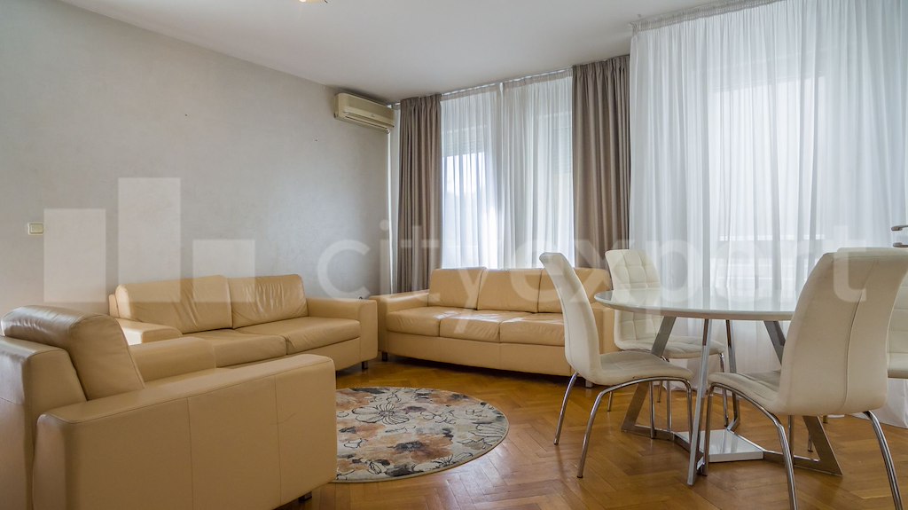 Stan u kući za izdavanje BEZ PROVIZIJE: Dvosoban, 70m², Drinićka, Savski venac - 700€