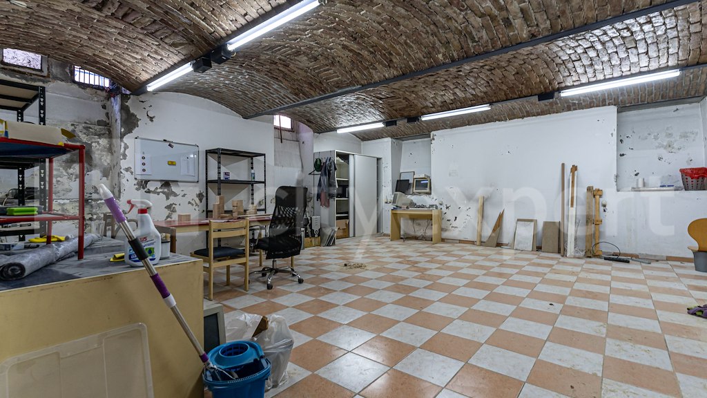 Poslovni prostor za izdavanje BEZ PROVIZIJE: Dvosoban, 60m², Zmaja od Noćaja, Stari grad - 900€