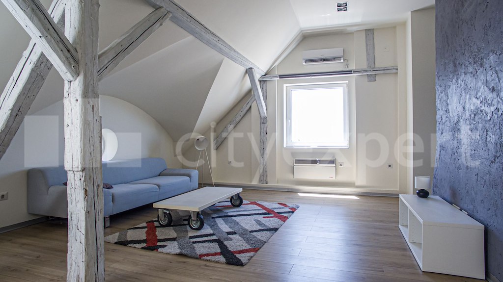 Stan za izdavanje BEZ PROVIZIJE: Dvosoban, 85m², Kosančićev venac, Stari grad - 1200€