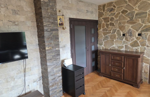 Zvečanska dva stana u jednom, odvojeni ulazi