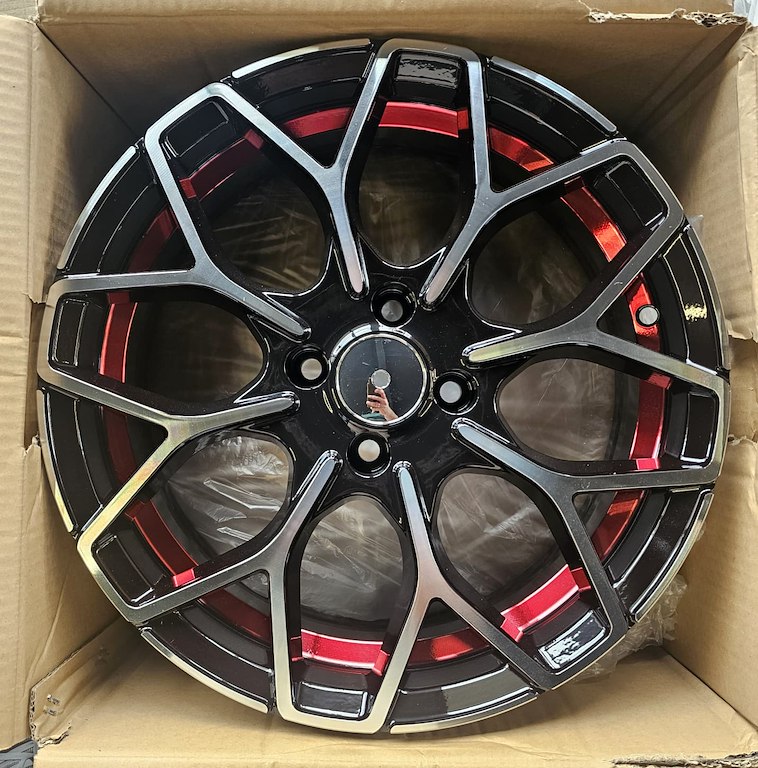 ALU FELNE
5.5j x16 ET30 4x100
