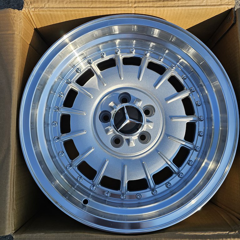 ALU FELNE
9j x17 ET30 5x112