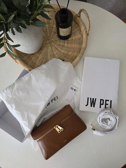 Jw.Pei Nova