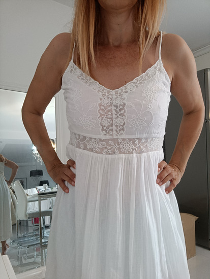 Zara haljina sa čipkom novo