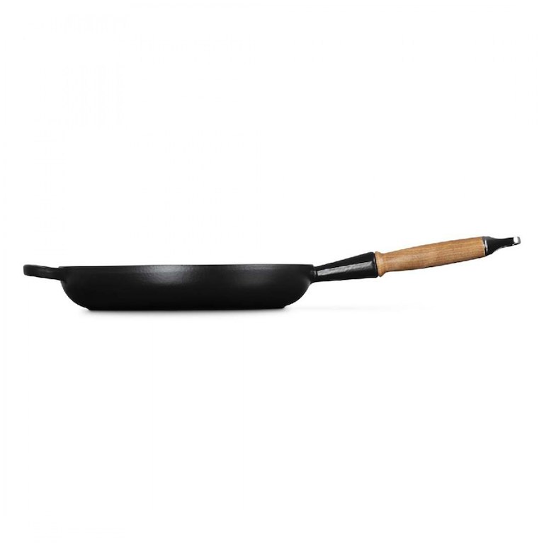LE CREUSET TIGANJ OD LIVENOG GVOŽĐA SA DRVENOM DRŠKOM,28 CM, 2.6 L