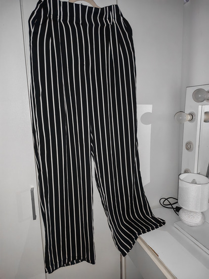 Nove pantalone l/xl