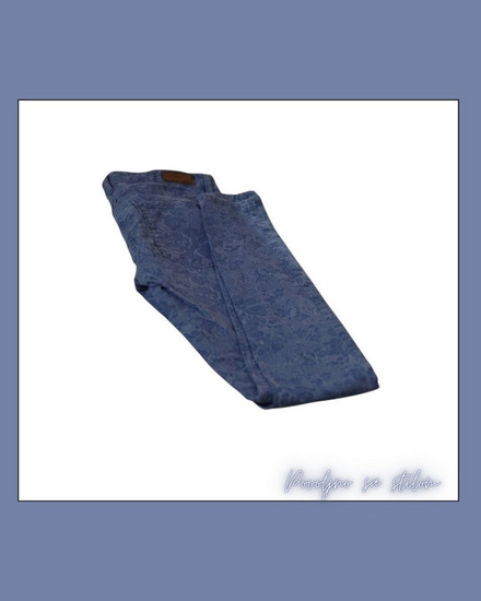 5.5.3. Plave cvetne skinny farmerke S Esprit
