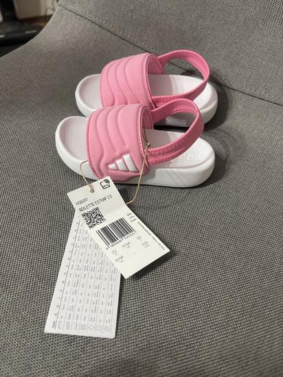 Adidas nove sandale 22