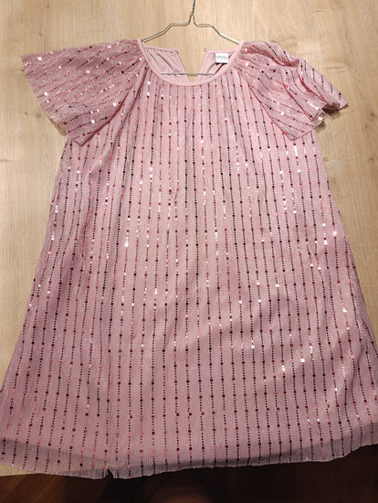 Roze sljokicava haljina