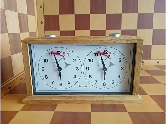 Sahovski Sat INSA (drveno kuciste)