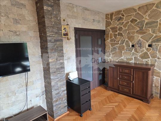 Zvečanska dva stana u jednom Odvojeni ulazi