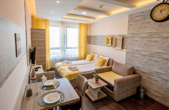 Apartman u kompleksu Milmari, opremljen, uknjižen