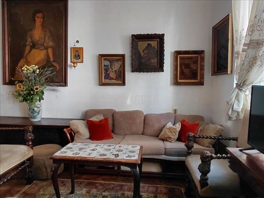Vračar, Kalenić, salonac, 60m2