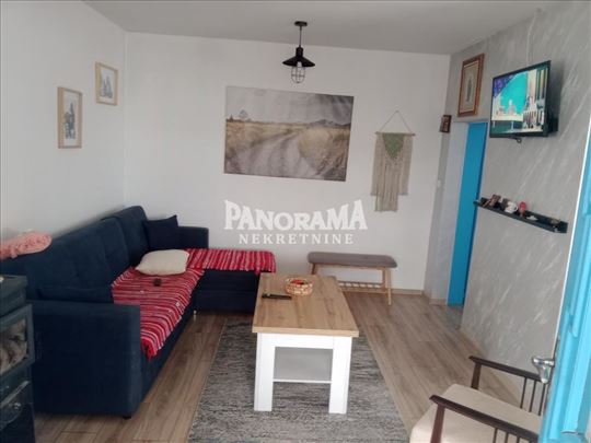 Renovirana kuća Jalovnik - Vladimirovci od 72m2 na