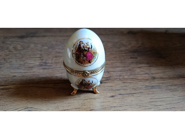 Vintage porcelanska kutijica za nakit u obliku jajeta
