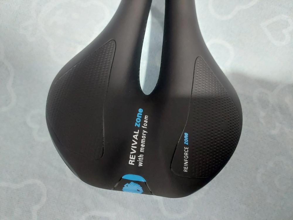 Sedite sa ventilacionom rupom