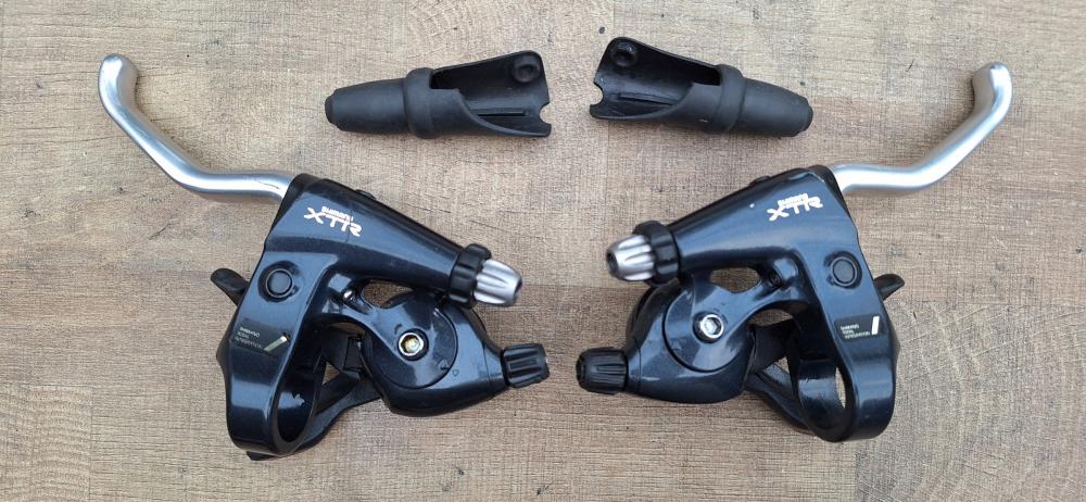 Shimano XTR ST-M900 3 x 8 s