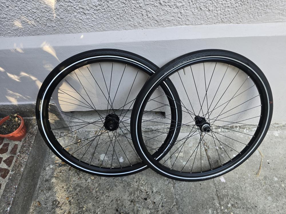 Gravel tockovi DINAMO 28 12x100 12 142