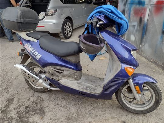 Skuter marke Hyaosung 50ccm